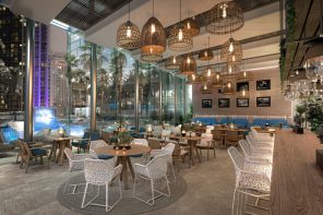 AN EFFORTLESSLY CHIC BEACHSIDE RESTAURANT IN DUBAI - Dubai Confidential